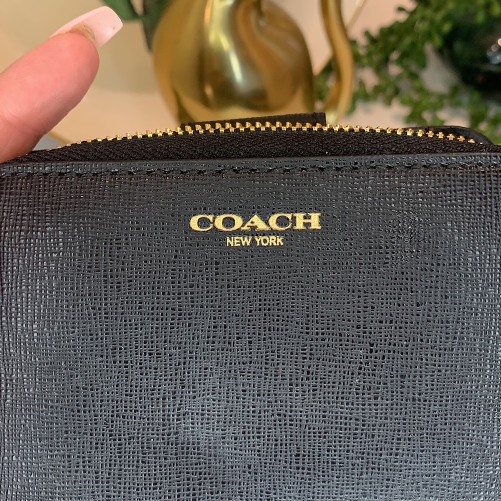 Coach Compact Black And Gold Wallet - Gem